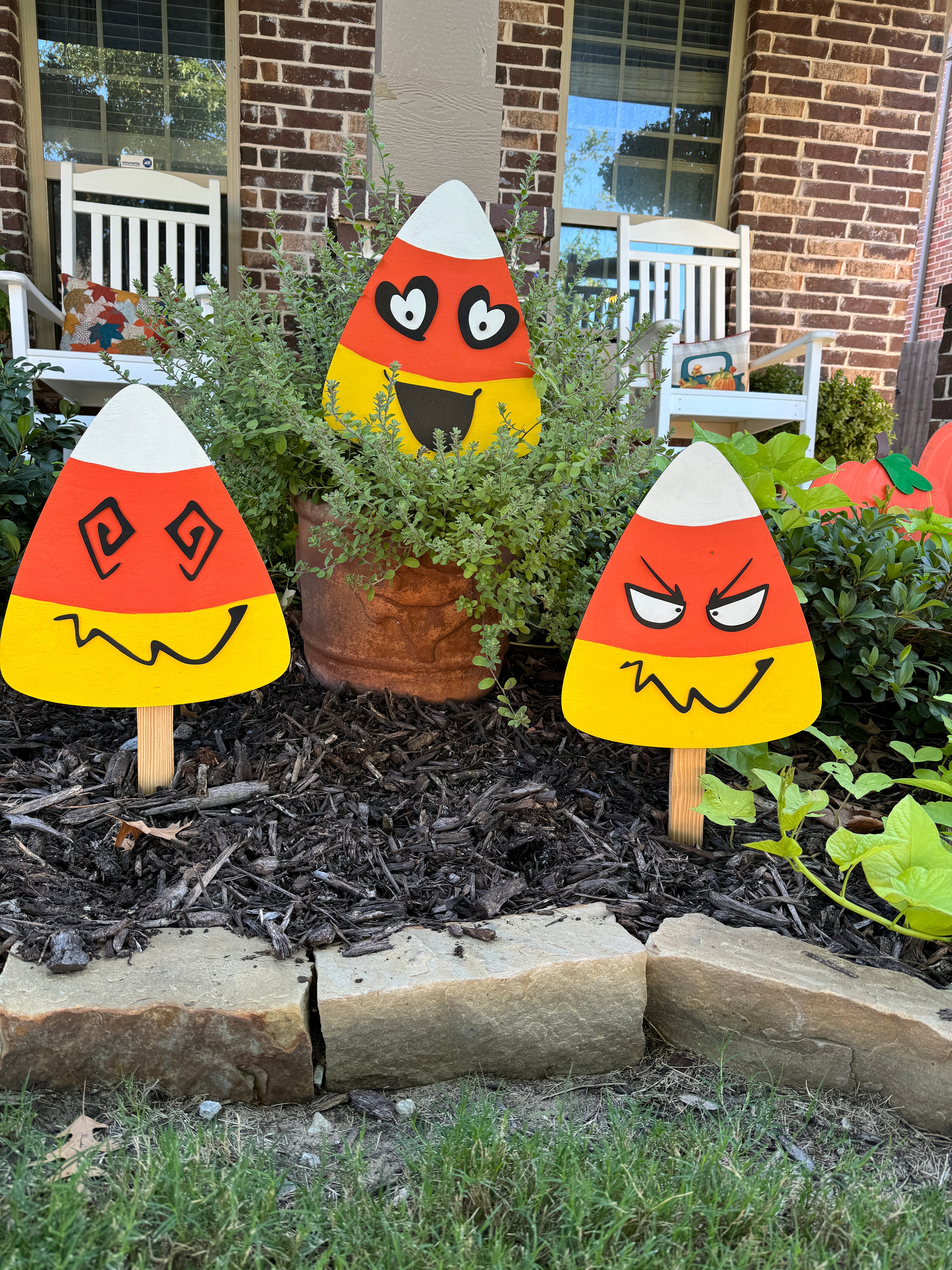 Funny Face Candy Corn Yard Art – Rustic Roots Decor